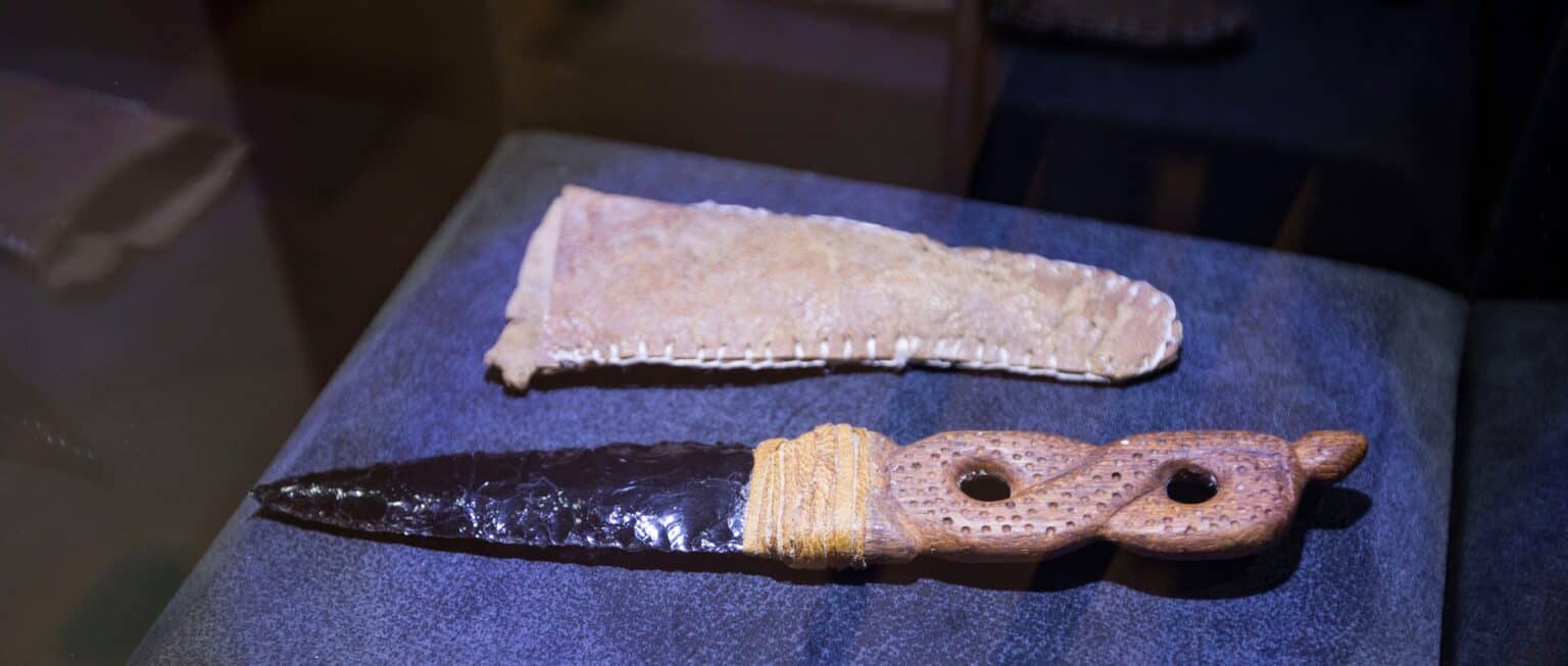 Your Guide To Modern Obsidian Knives (And Where To Buy One)