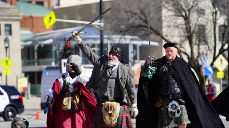 Can I Carry a Sword in Public? (Common Laws and Regulations)